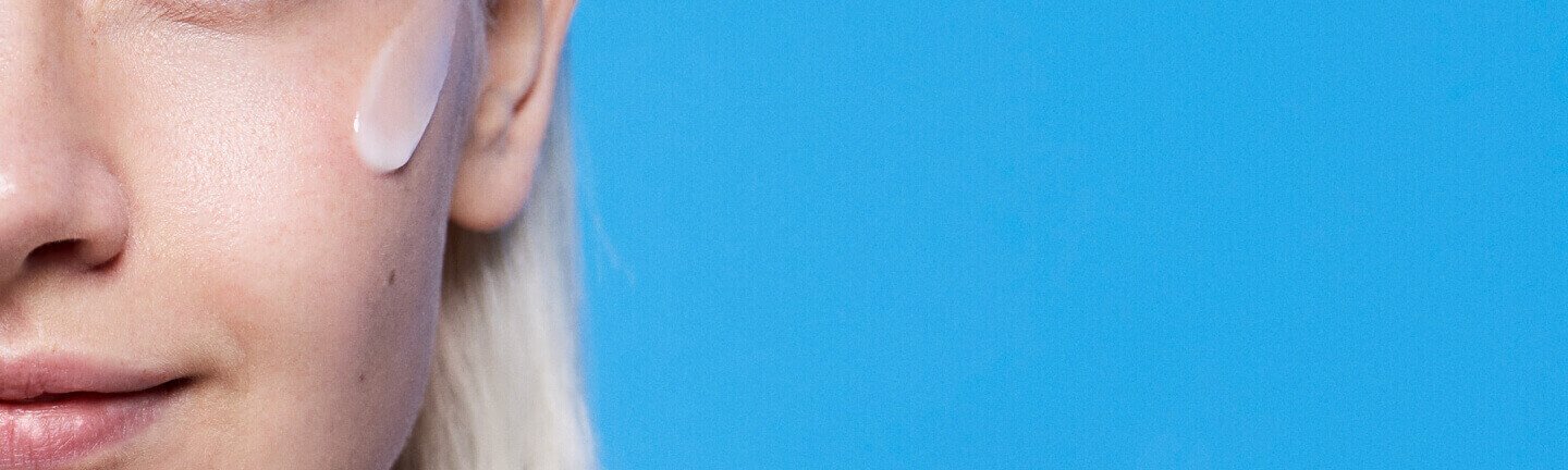 Ten gras: curatare corecta, controlul excesului de sebum si seboree